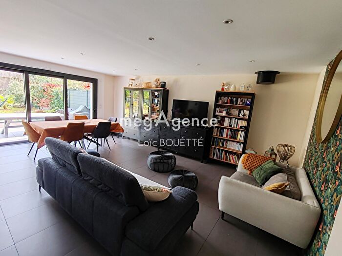 Maison à vendre - Châteaugiron - 6 pièces - 4 chambres