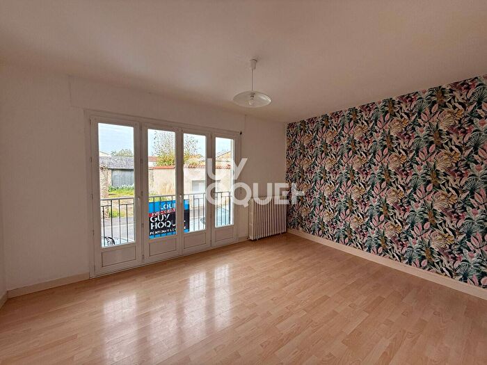 Appartement à louer - Centre-Loges-Pommeraie-Sablière, Fontenay-le-Comte - 3 pièces - 2 chambres