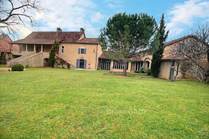 Maison à vendre - Périgueux - 9 pièces - 5 chambres