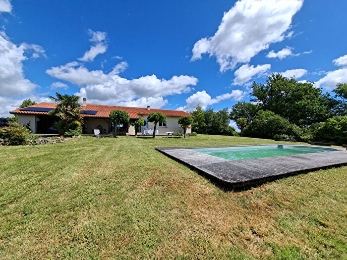 Maison 5 pièces à Mirande, à vendre