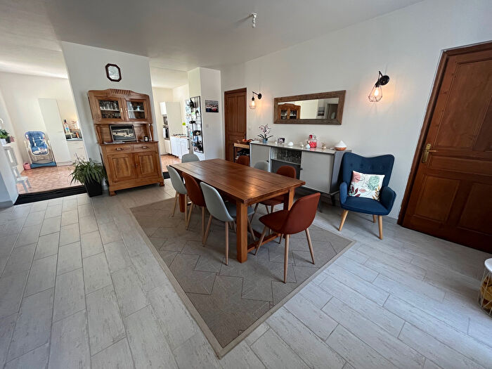 Maison à vendre - Combrée - 6 pièces - 2 chambres