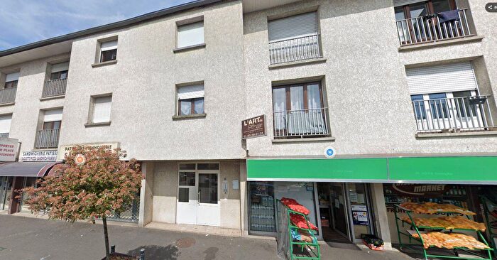 Mairie Rouxel-Sud Est, Pontault-Combault : Appartement 2 pièces à louer