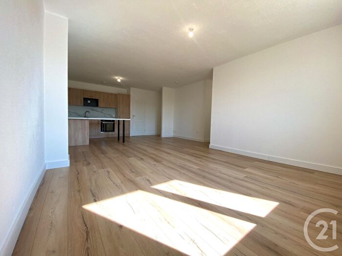 Appartement à vendre - Les Abrets - 4 pièces - 3 chambres