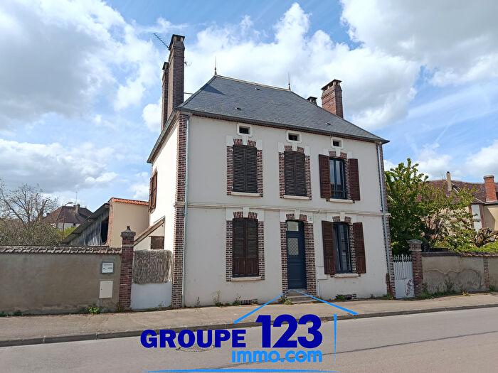 Maison 6 pièces à vendre à Aillant-sur-Tholon