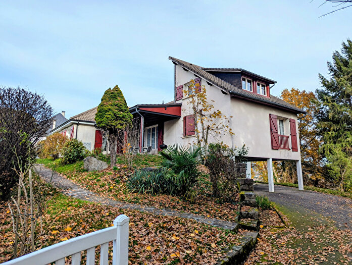 Maison à vendre - Ussel - 6 pièces - 4 chambres