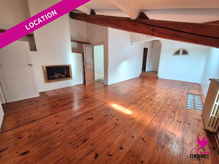 Appartement à louer - Lévignac - 6 pièces - 4 chambres