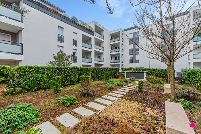 Appartement à vendre - Meyzieu, Centre-ville - 3 pièces - 2 chambres