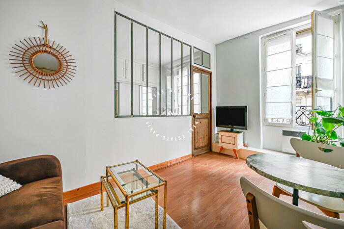 Appartement à vendre - Paris e , Montmartre, Sacré Coeur, Abbesses - 2 pièces - 1 chambre