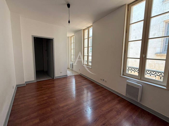 Appartement 1 pièce à Centre, Saintes, à louer