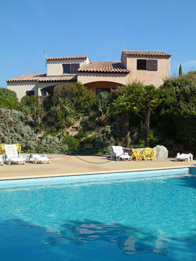 Maison à vendre - Saint-Sauveur-de-Cruzières - 4 pièces - 3 chambres