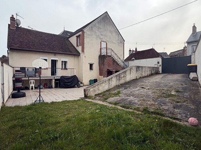 Maison à vendre - Gien, Centre-ville - 7 pièces - 5 chambres