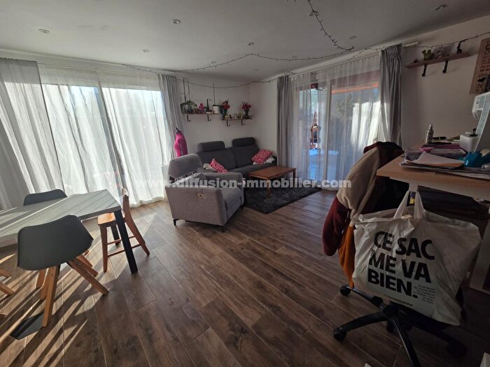 Appartement 5 pièces à Saint-Pons, à louer