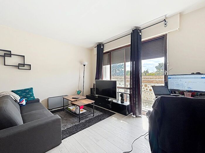 Appartement 1 pièce à vendre à Combs-la-Ville, République