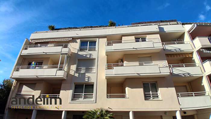 Appartement à vendre - Saint-Raphaël, Centre-ville - 3 pièces - 2 chambres