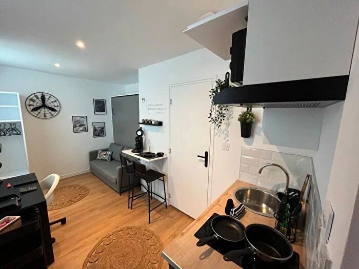 Appartement à louer - Centre Ville, Saint-Quentin - 1 pièce