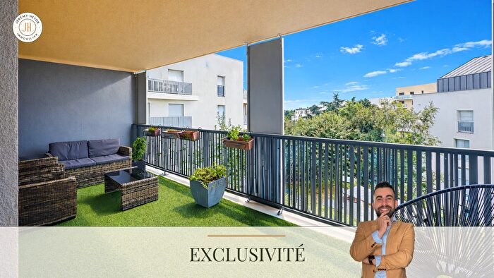 Appartement à vendre - Saint-Priest - 4 pièces - 3 chambres