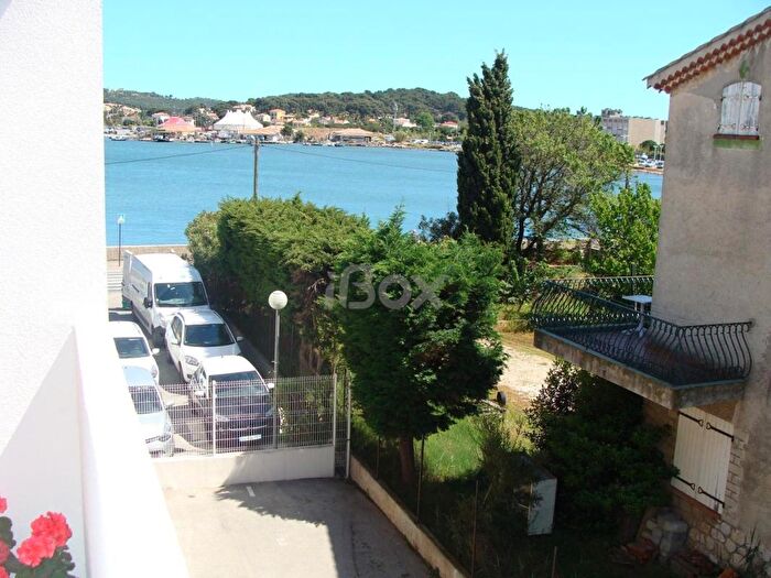 Appartement à louer - La Seyne-sur-Mer, Sud - 2 pièces - 1 chambre