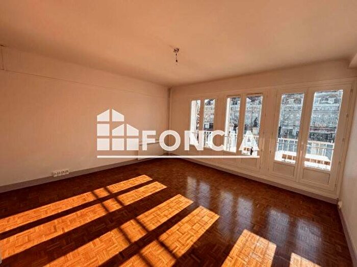 Appartement à louer - Centre Ville, Beauvais - 3 pièces - 2 chambres