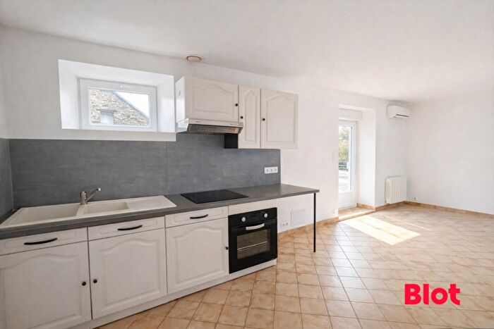 Appartement à louer - Saint-Aubin-du-Cormier - 3 pièces - 1 chambre