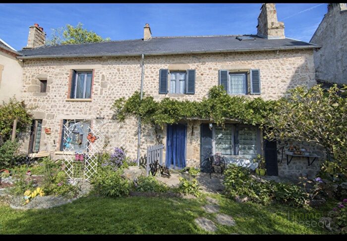 Maison à vendre - Saint-Pardoux-les-Cards - 7 pièces - 4 chambres