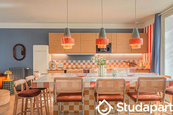 Appartement à louer - Champ des Oiseaux, Bagneux - 1 pièce - 15 chambres