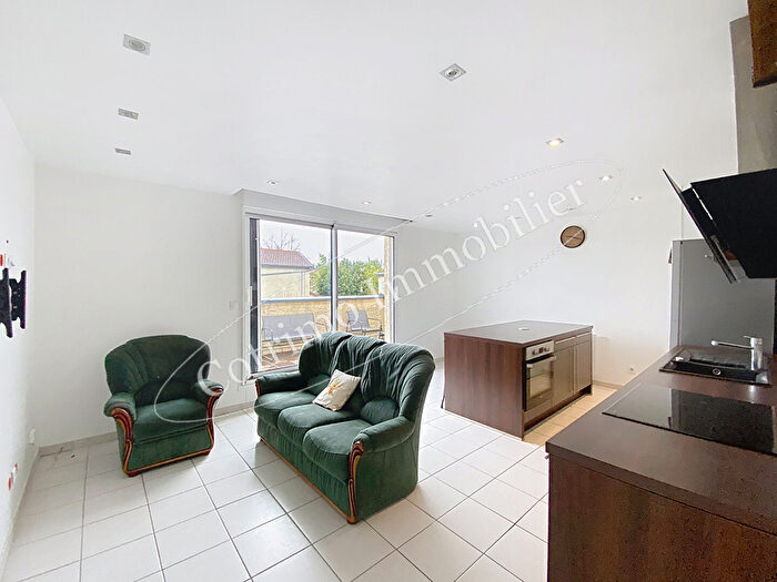 Appartement à louer - Saint-Bonnet-de-Mure - 2 pièces - 1 chambre