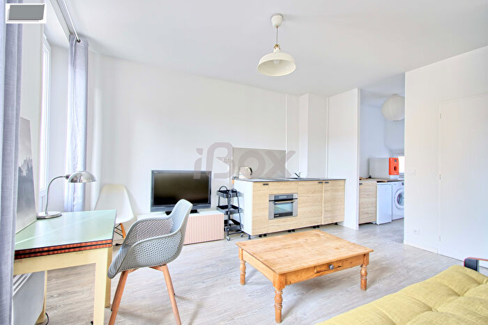 Appartement à vendre - Toulon, Saint-Roch - 2 pièces - 1 chambre