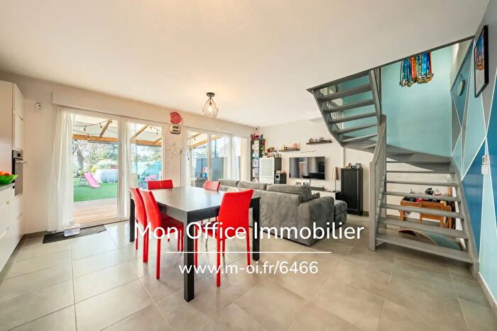 Maison à vendre - Pertuis, Centre-ville, Fours à Chaux, Claret - 4 pièces - 3 chambres