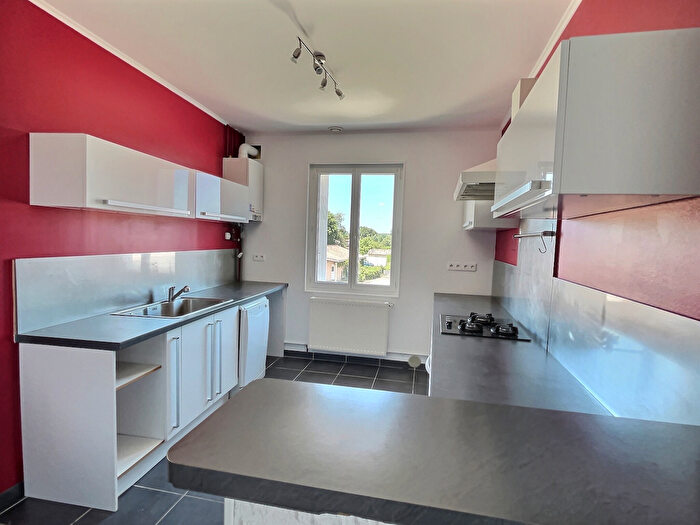 Appartement à louer - Villeneuve-sur-Lot, Eysses - 3 pièces - 2 chambres