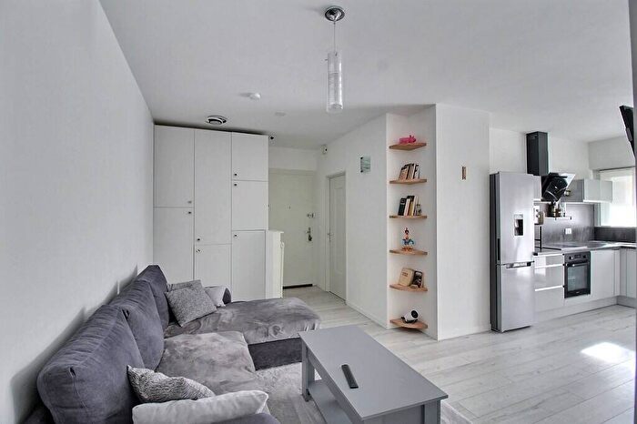 Appartement à louer - Centre Ville Est, Thonon-les-Bains - 3 pièces - 2 chambres