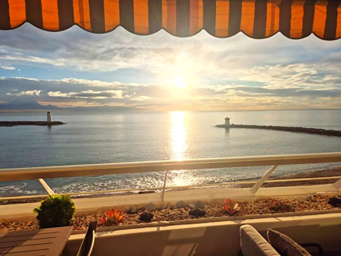 Villeneuve-Loubet, Plage : Appartement 3 pièces à vendre