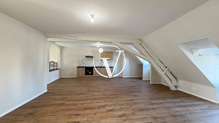 Appartement à louer - Gerard Yvon, Vendôme - 4 pièces - 3 chambres