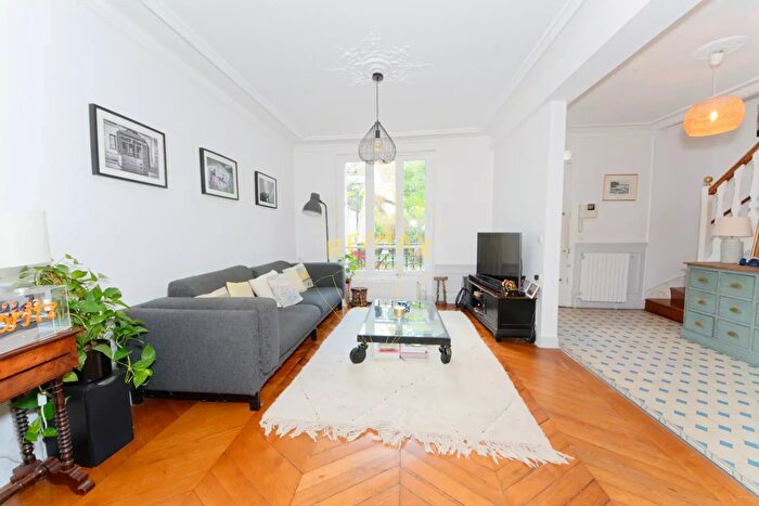 Maison à vendre - Nanterre, Vieux Pont - 6 pièces - 4 chambres