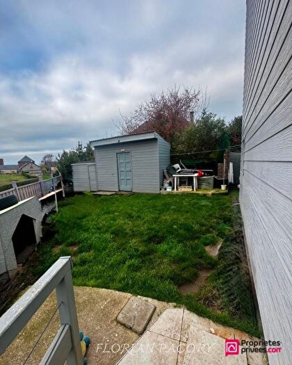 Maison à vendre - Saint-Jouin-Bruneval - 5 pièces - 4 chambres