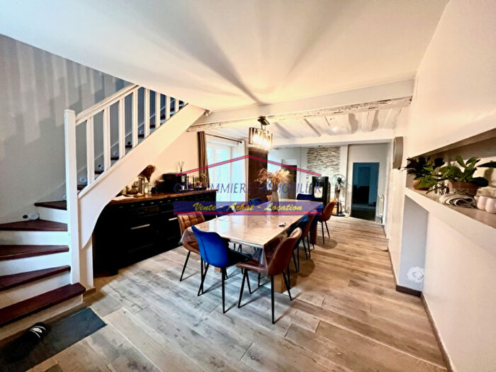 Maison 8 pièces à Mouroux, à vendre