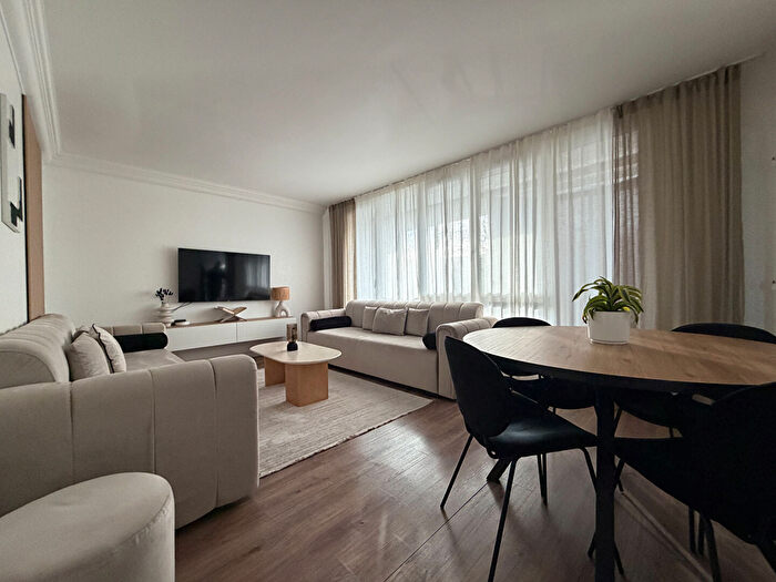 Appartement à vendre - Saint-Jean-de-la-Ruelle, Trois Fontaines, Petite Espère, Clémenceau - 5 pièces - 4 chambres