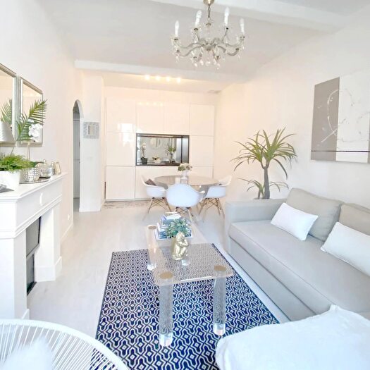 Appartement à vendre - Cannes, Petit Juas - 2 pièces - 1 chambre