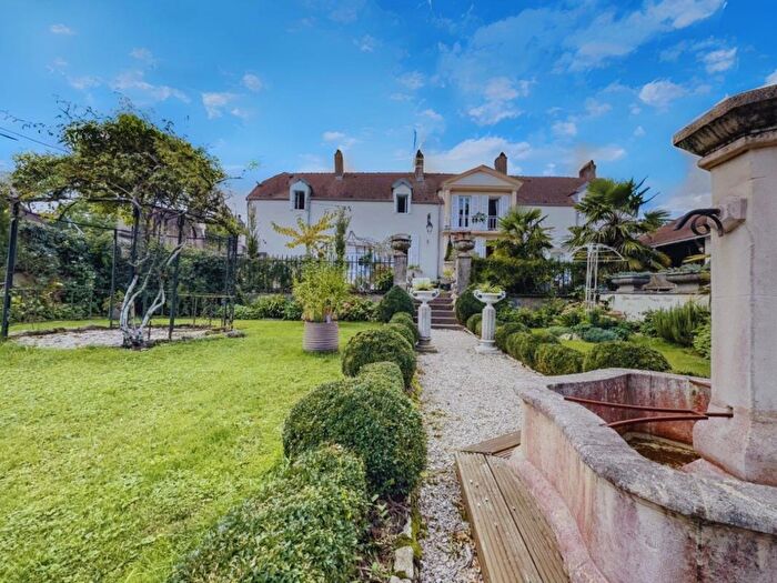 Maison à vendre - Champagne-sur-Vingeanne - 6 pièces - 4 chambres