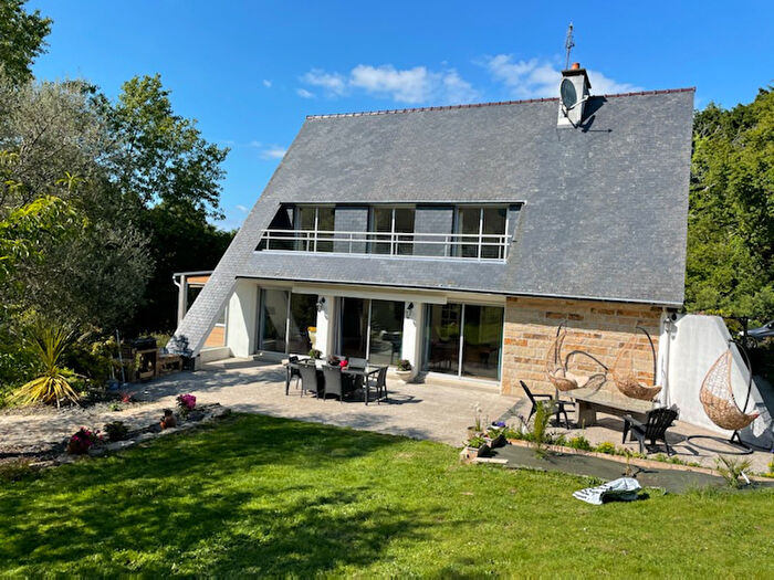 Maison à vendre - Plonéour-Lanvern - 7 pièces - 4 chambres