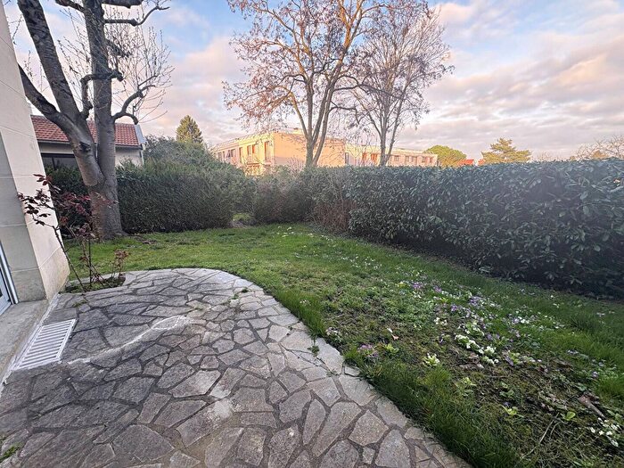 Appartement à louer - Percy Schneider, Clamart - 3 pièces - 1 chambre