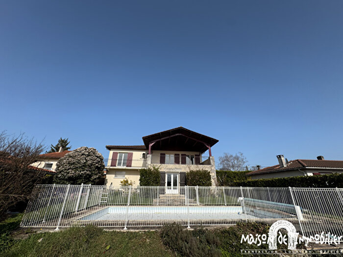 Maison à louer - Boutiers-Saint-Trojan - 5 pièces - 4 chambres