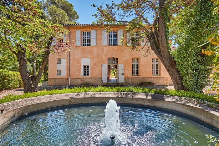Aix-en-Provence, Saint-Donat, Les Platanes - Maison 12 pièces à vendre