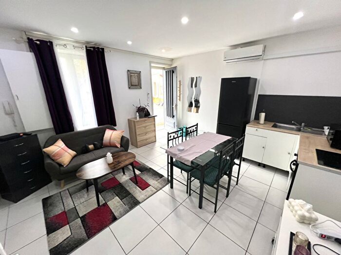 Appartement à louer - Pont-de-Chéruy - 2 pièces - 1 chambre