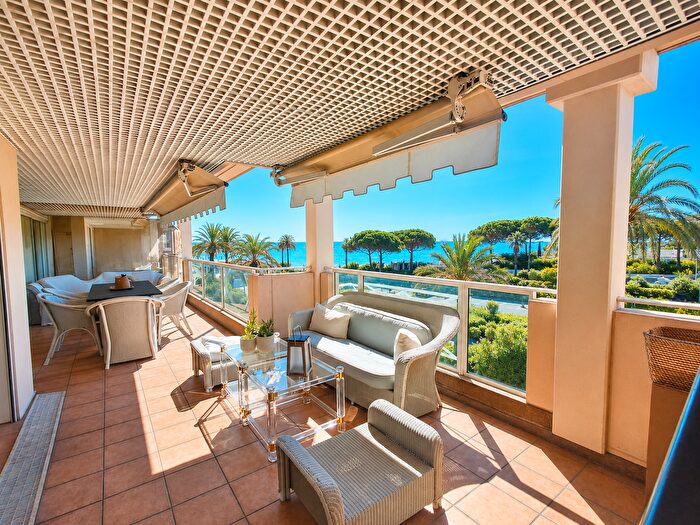 Appartement 4 pièces à vendre à Vallauris, Golfe Juan, Vieux Port