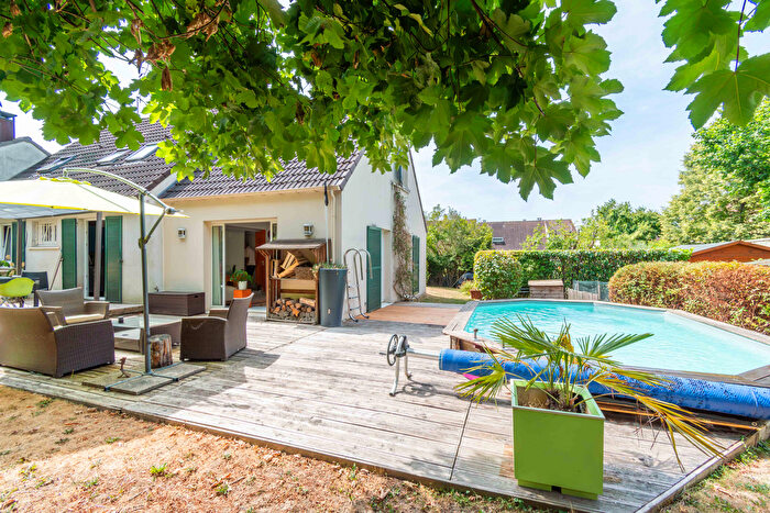 Maison 7 pièces à Margency, à vendre