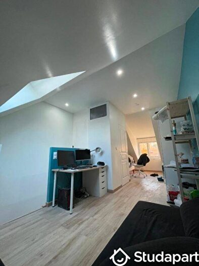 Appartement à louer - Cheminots-Acacias-Faubourg de Lille, Valenciennes - 1 pièce - 1 chambre