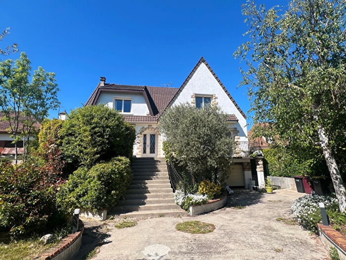 Gournay-sur-Marne : Maison 8 pièces à vendre