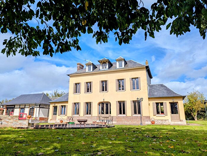 Maison 8 pièces à Saint-Ouen-de-Thouberville, à vendre