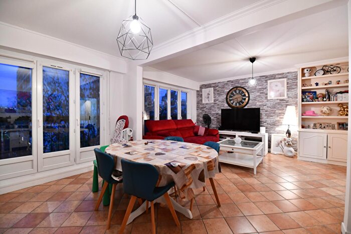 Appartement à vendre - Chilly-Mazarin, Gravigny - 4 pièces - 2 chambres