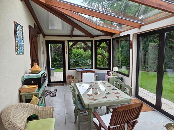 Maison 5 pièces à vendre à Surville